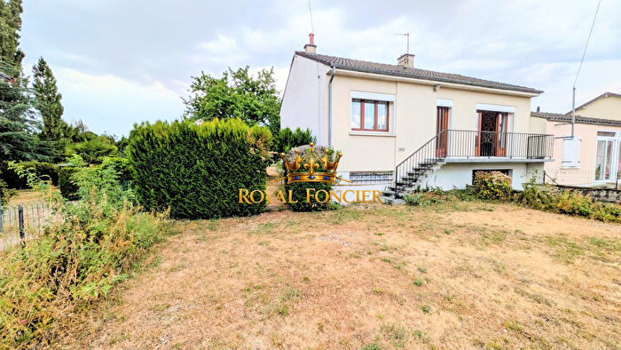 Dangé-Saint-Romain - Maison 3 pièces à vendre