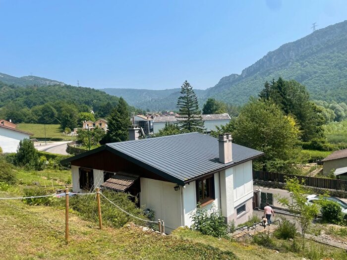 Maison à vendre - Thoirette - 4 pièces - 2 chambres