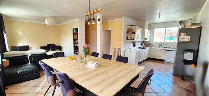 Maison à vendre - La Roche-sur-Yon, Le Bourg sous la Roche - 6 pièces - 5 chambres