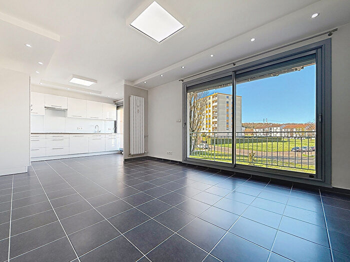 Appartement à vendre - La Verpillière - 3 pièces - 2 chambres