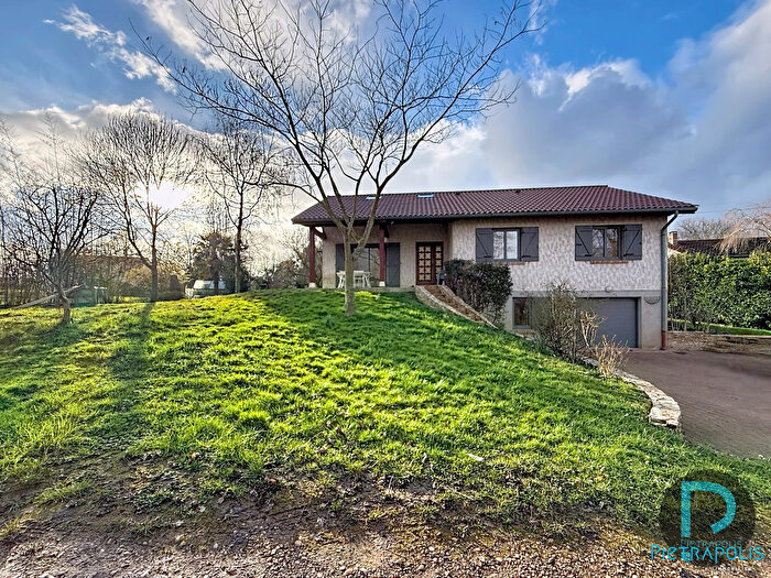 Maison à louer - Châtillon-sur-Chalaronne - 6 pièces - 4 chambres