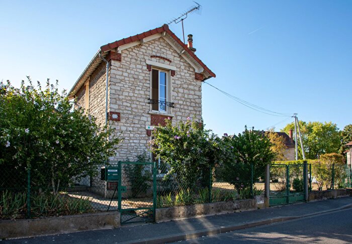 Maison 3 pièces à Mantes-la-Jolie, Centre-ville, à vendre