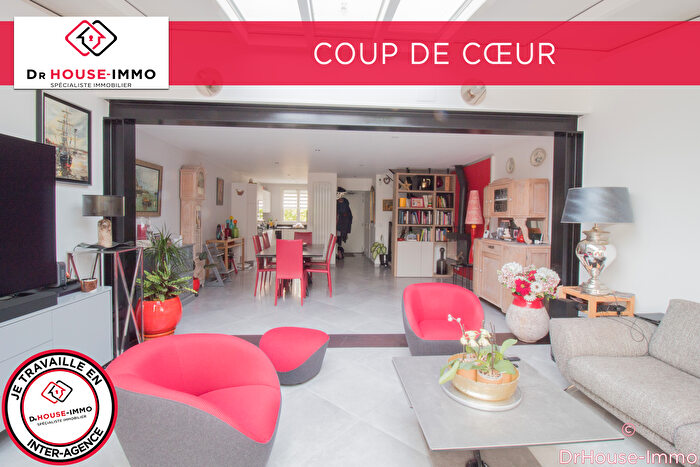 Maison 7 pièces à Voisins-le-Bretonneux, à vendre