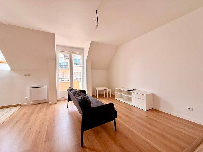 Appartement à louer - Leclerc-Centre Ouest, Brie-Comte-Robert - 2 pièces - 1 chambre