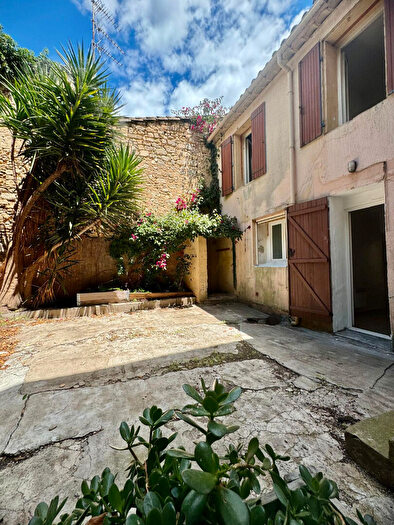 Maisons à vendre et appartements à louer - 1
