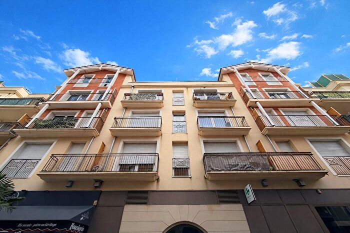 Appartement à vendre - Villiers-sur-Marne, Centre-ville - 3 pièces - 2 chambres