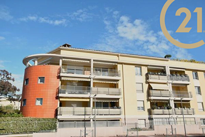 Appartement à vendre - Saint-Raphaël - 4 pièces - 3 chambres