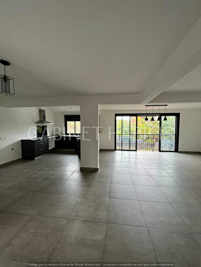 Maison à louer - Le Tampon, Centre-ville - 5 pièces - 4 chambres