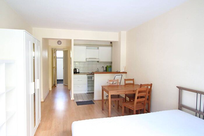 Appartement à louer - Paris ème arrondissement - 1 pièce