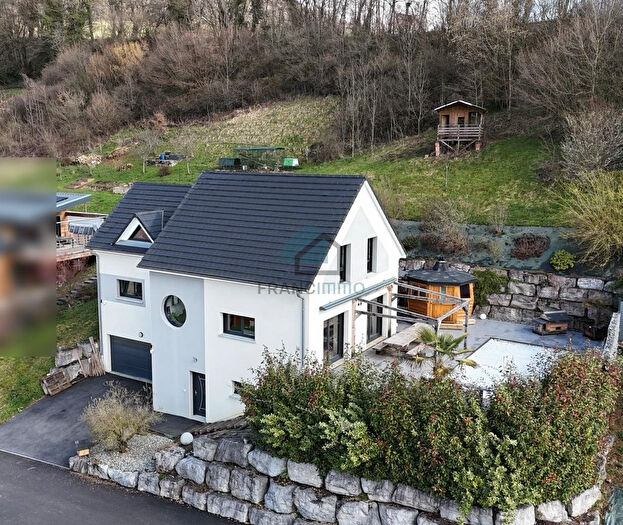 Maison à vendre - Saint-Hippolyte - 5 pièces - 3 chambres