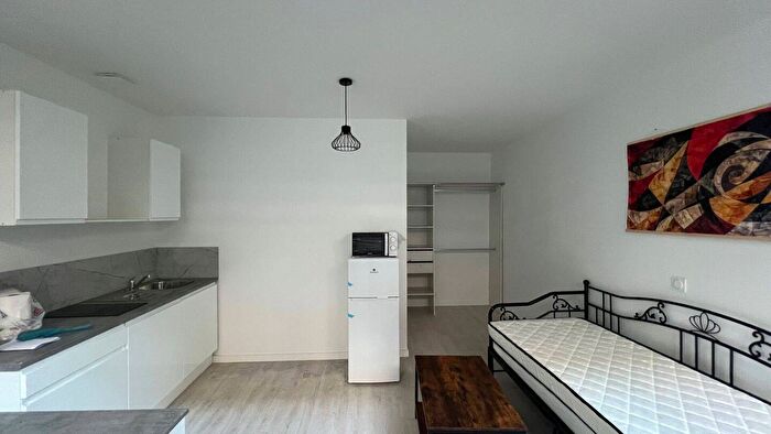 Appartement à louer - Beaulieu Montchovet-Marandinière, Saint-Étienne - 1 pièce