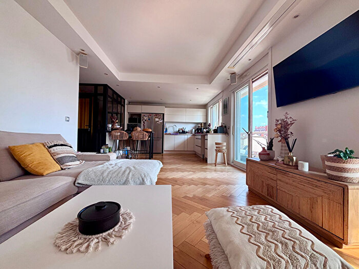 Appartement à louer - Lyon e , Les Brotteaux - 3 pièces - 2 chambres