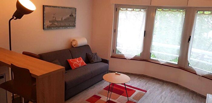 Bas Belleville, Paris 19ème arrondissement - Appartement 1 pièce à louer