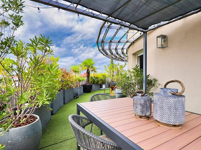 Appartement à vendre - Meyzieu, Centre-ville - 4 pièces - 3 chambres