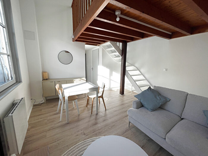 Appartement à louer - Bordeaux, Saint-Genès - 2 pièces - 1 chambre