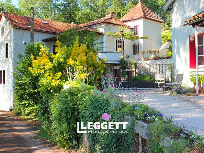 Maison 13 pièces à vendre à Luzech