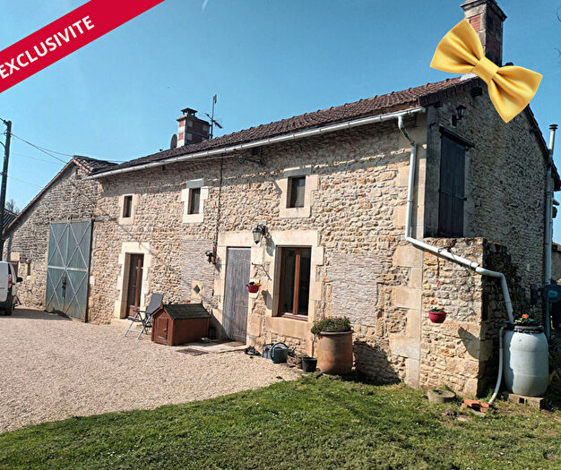 Maison à vendre - Vaux - 9 pièces - 5 chambres