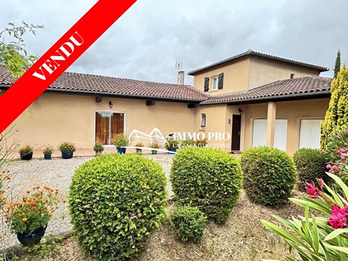 Maison à vendre - Castillon-Savès - 8 pièces - 5 chambres