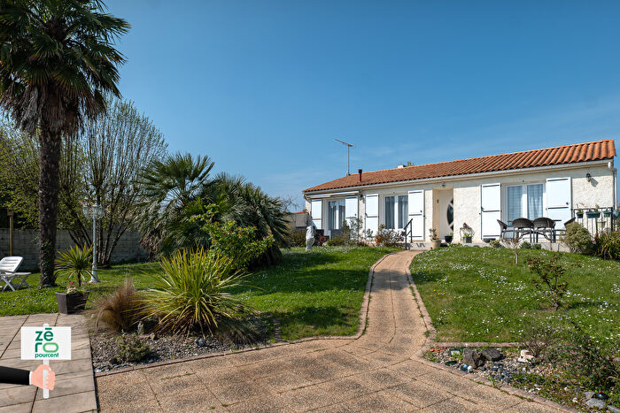 Maison à vendre - Les Magnils-Reigniers - 4 pièces - 3 chambres