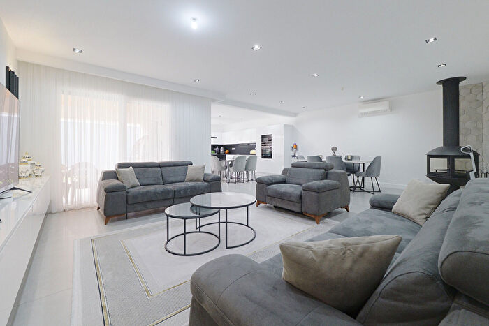 Maison à vendre - Nanterre, Plateau - 5 pièces - 4 chambres