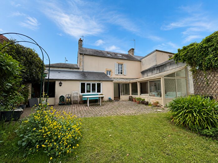 Maison 6 pièces à Bayeux, Argouges, à vendre