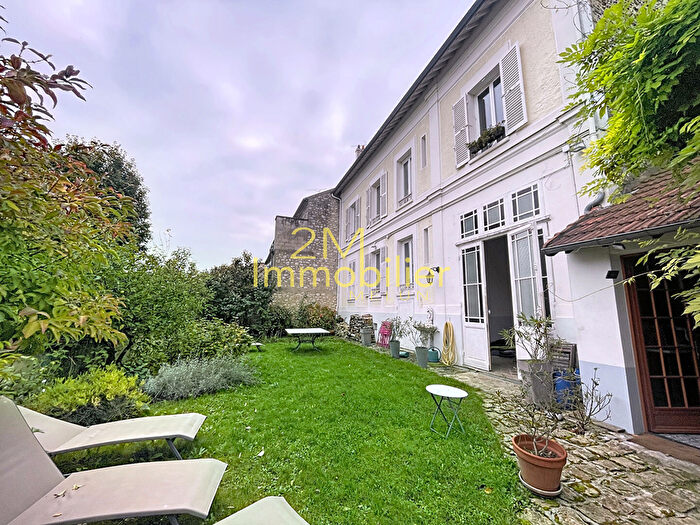 Melun, Rive de Seine, Sud : Maison 13 pièces à vendre