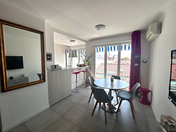 Appartement à vendre - Cagnes-sur-Mer, Centre-ville - 2 pièces - 1 chambre