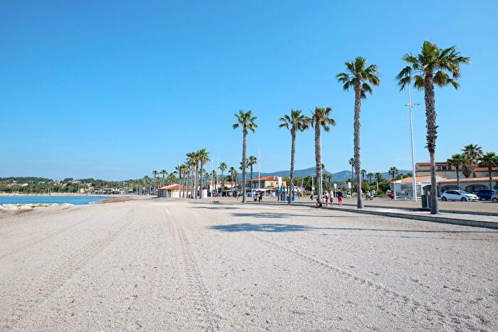 Appartement à vendre - Six-Fours-les-Plages, Les Lones, Bucarin, Fort, Les Playes - 4 pièces - 2 chambres