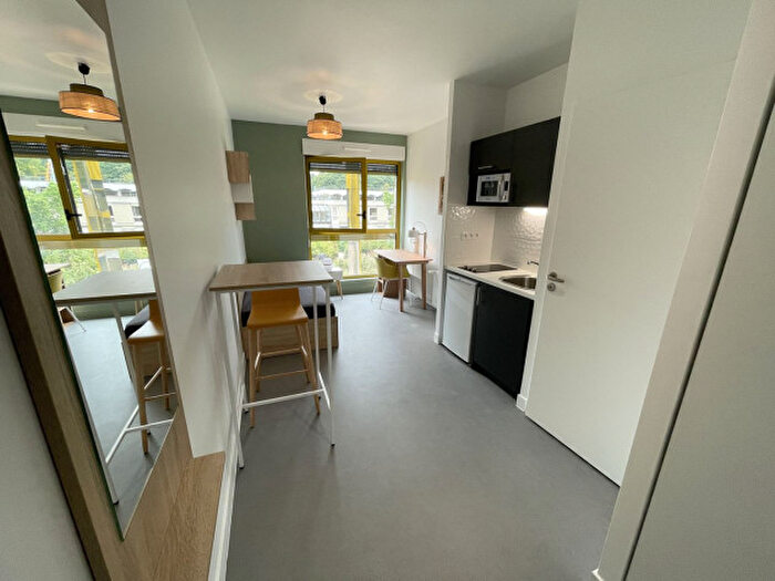 Appartement à louer - Jouy-en-Josas - 2 pièces - 1 chambre