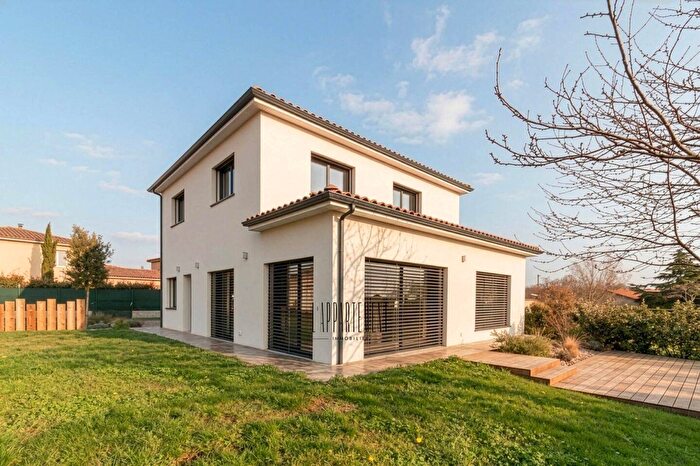 Maison à louer - Pechbonnieu - 5 pièces - 4 chambres