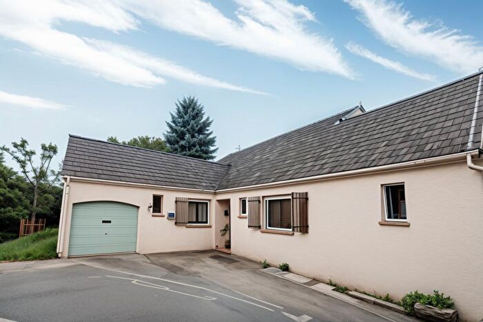 Maison à vendre - Croissy-Beaubourg - 7 pièces - 5 chambres