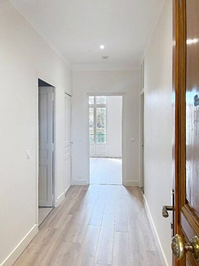 Appartement à louer - Gambetta, Nîmes - 5 pièces - 4 chambres