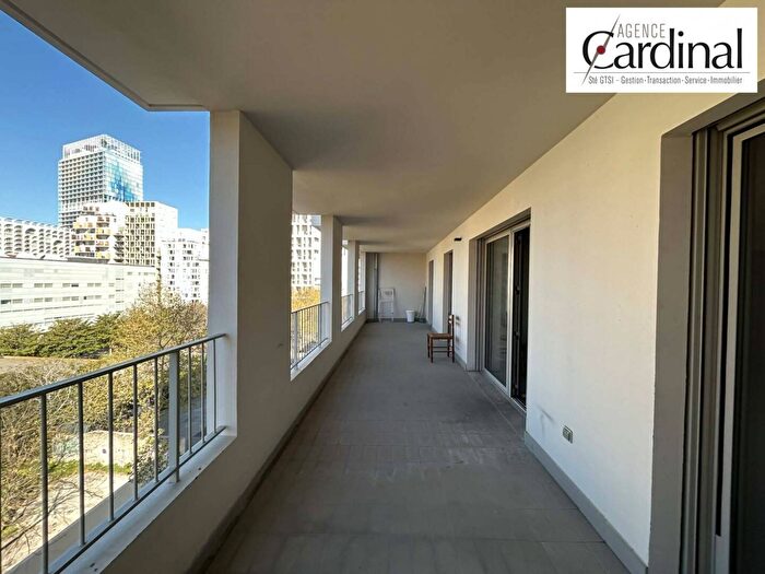 Appartement à louer - Marseille ème arrondissement - 3 pièces - 2 chambres