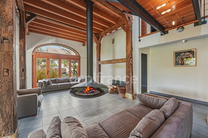 Maison à vendre - Saint-Genis-Pouilly - 8 pièces - 5 chambres