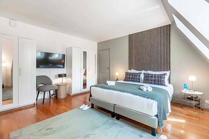 Appartement à louer - Chaillot, Paris ème arrondissement - 1 pièce