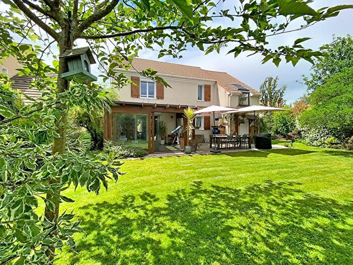 Mandres-les-Roses : Maison 5 pièces à vendre