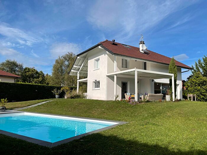 Maison à louer - Sud Ouest, Divonne-les-Bains - 6 pièces - 5 chambres