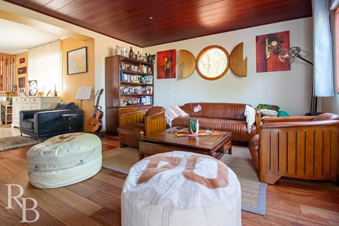 Maison 6 pièces à vendre à Theix