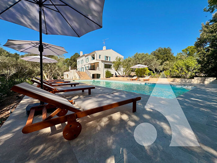 Maison à vendre - Le Thoronet - 12 pièces - 5 chambres