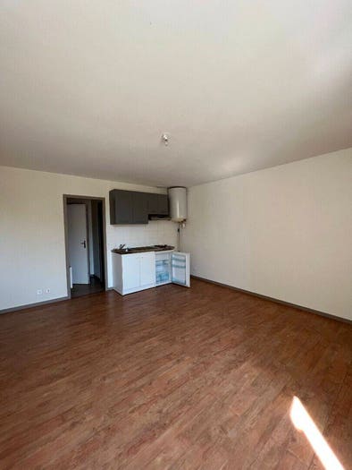 Le Centre-Centre Ville, Roanne : Appartement 2 pièces à louer