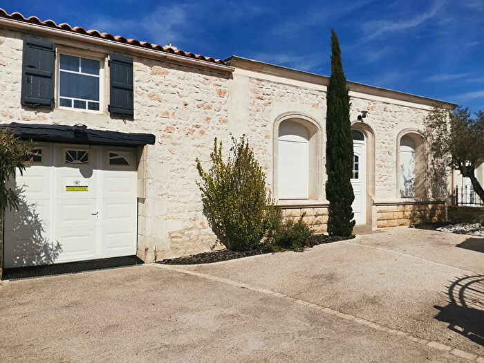 Maison à vendre - Échillais - 6 pièces - 5 chambres