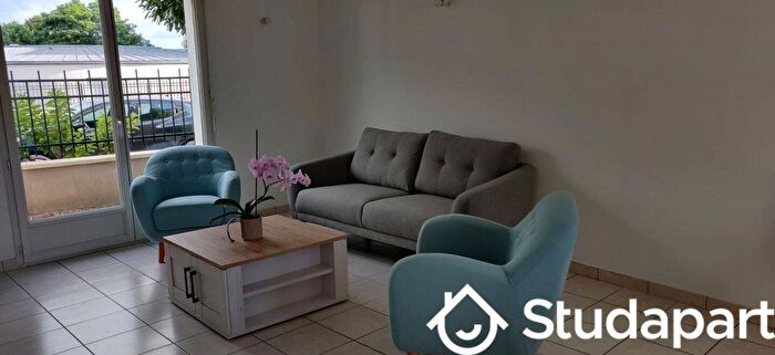 Madeleine-Saint Léonard-Justices, Angers : Appartement 1 pièce à louer