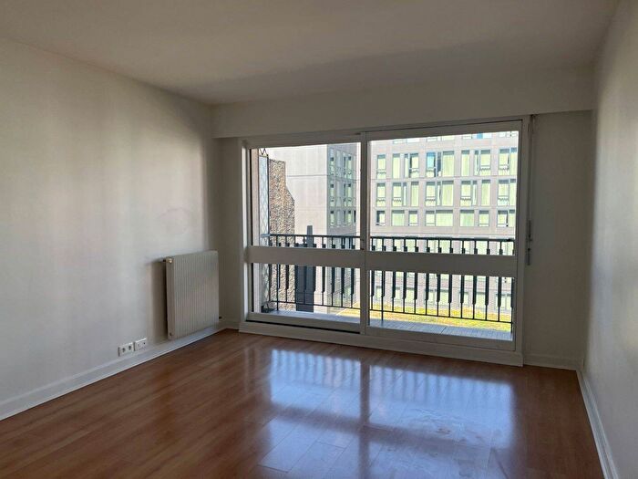 Appartement à louer - Corentin Celton, Issy-les-Moulineaux - 3 pièces - 2 chambres