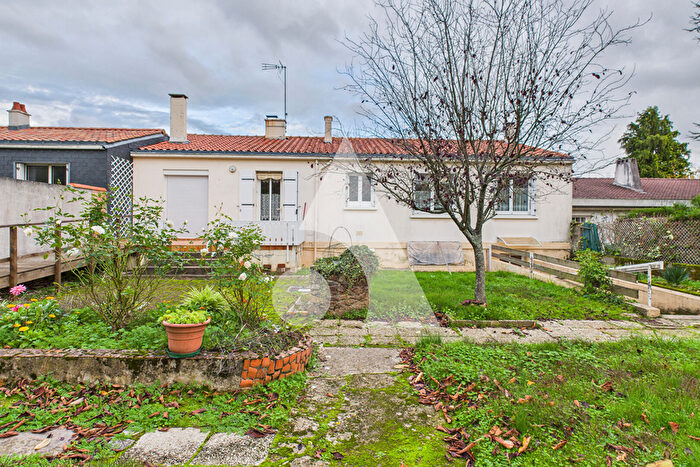 Maison à vendre - La Roche-sur-Yon, Pyramides, Jean-Yole - 7 pièces - 4 chambres