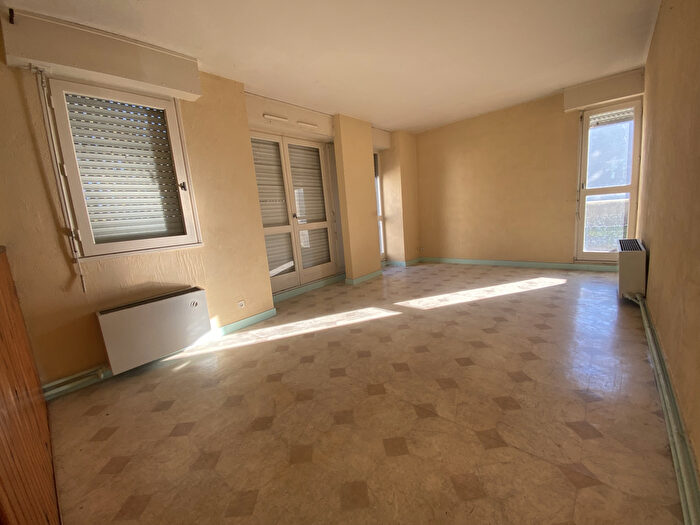 Appartement à vendre - Vierzon, Centre-ville - 4 pièces - 3 chambres