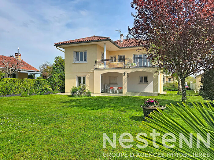 Maison à vendre - Saint-Bonnet-de-Mure - 6 pièces - 4 chambres