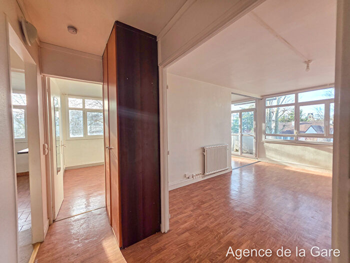 Maisons-Laffitte, Centre-ville : Appartement 3 pièces à vendre