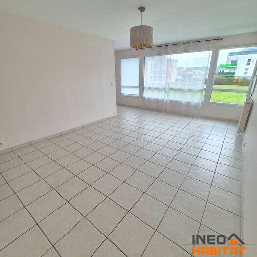 Appartement à louer - Ouest, Bruz - 2 pièces - 1 chambre