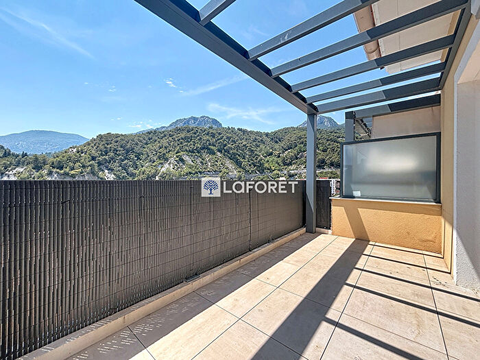 Menton, Haut Borrigo, Saint-Paul-Garavan, Vallée de Gorbio : Appartement 3 pièces à vendre