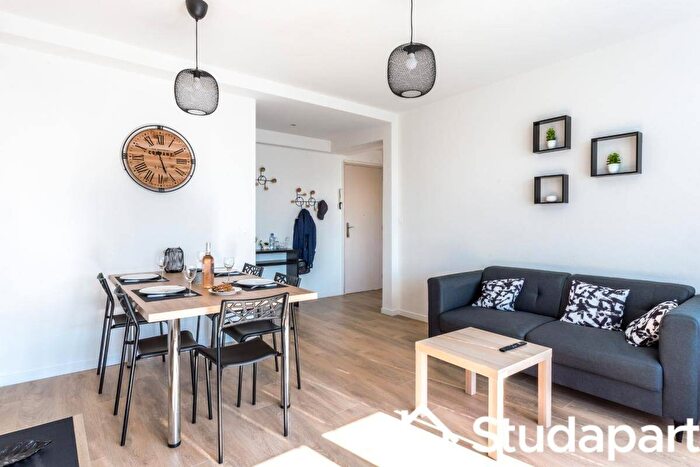 Appartement à louer - Nord, Ifs - 1 pièce - 3 chambres